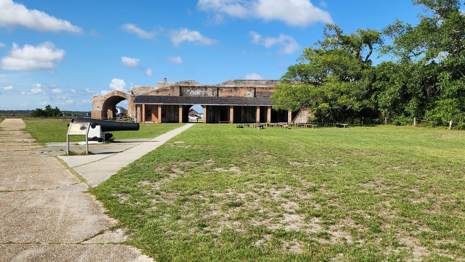 Exploring a Seaside Fort - Environment for the Americas