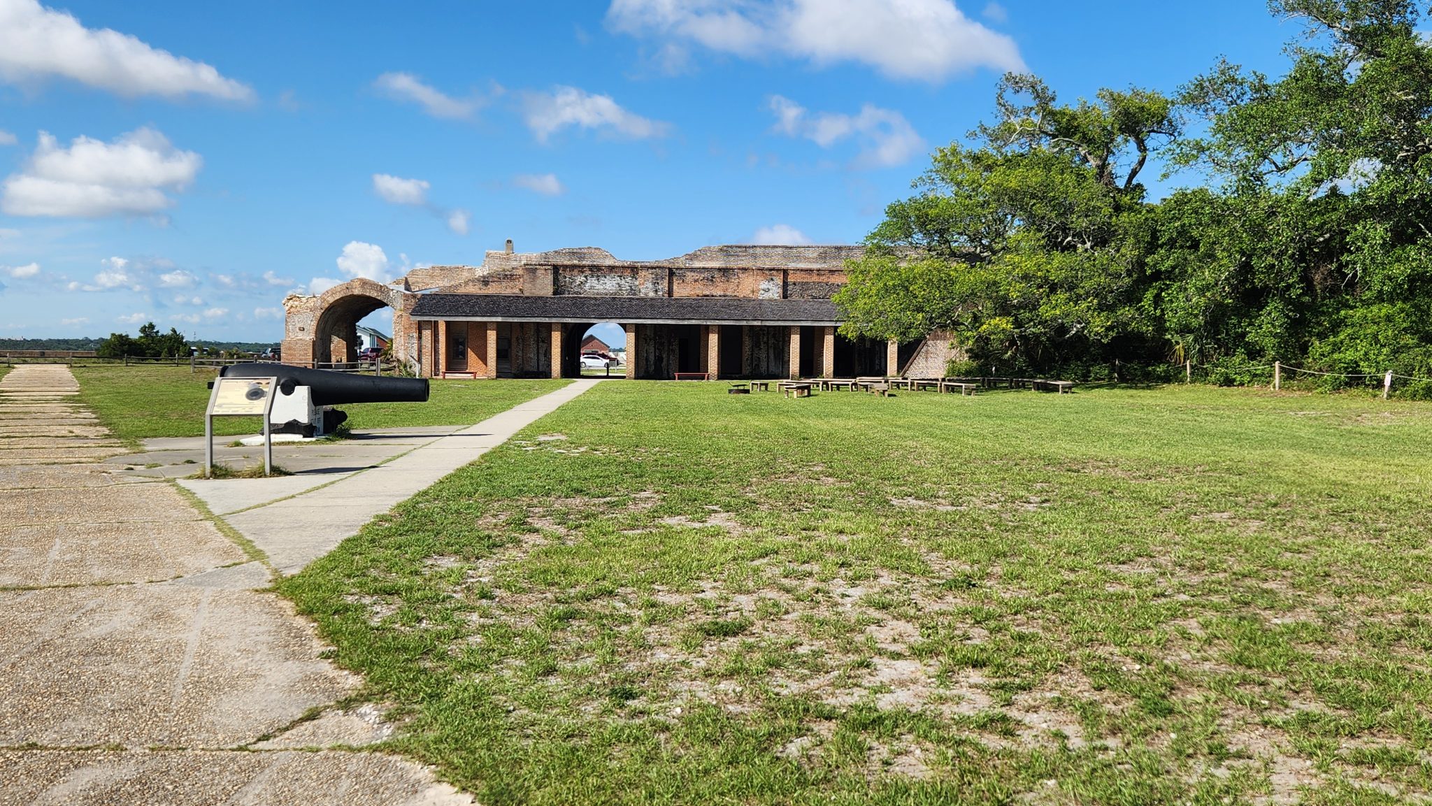 Exploring a Seaside Fort - Environment for the Americas