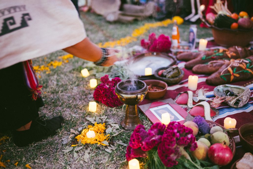 Monarcas y Muertos: Monarch Butterflies and the Day of the Dead ...